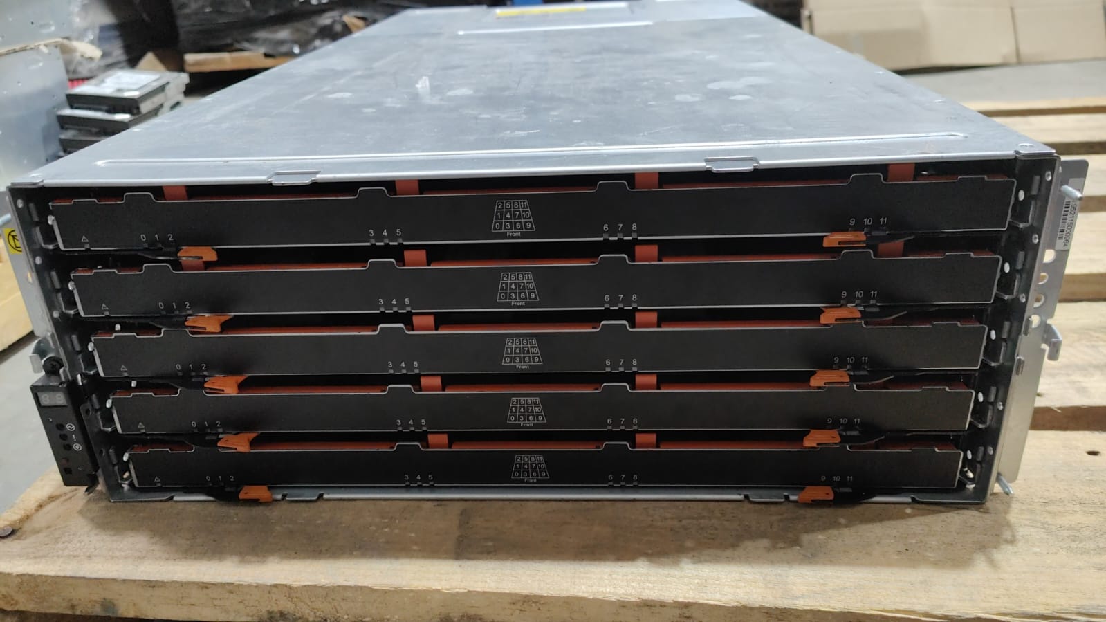 DS460C Netapp 60-bay disk enclosure 480TB total space including 60x 8T ...
